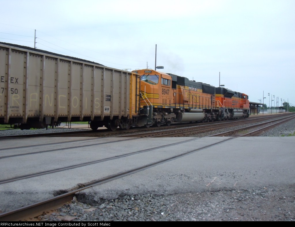 BNSF 9358 & 8947
